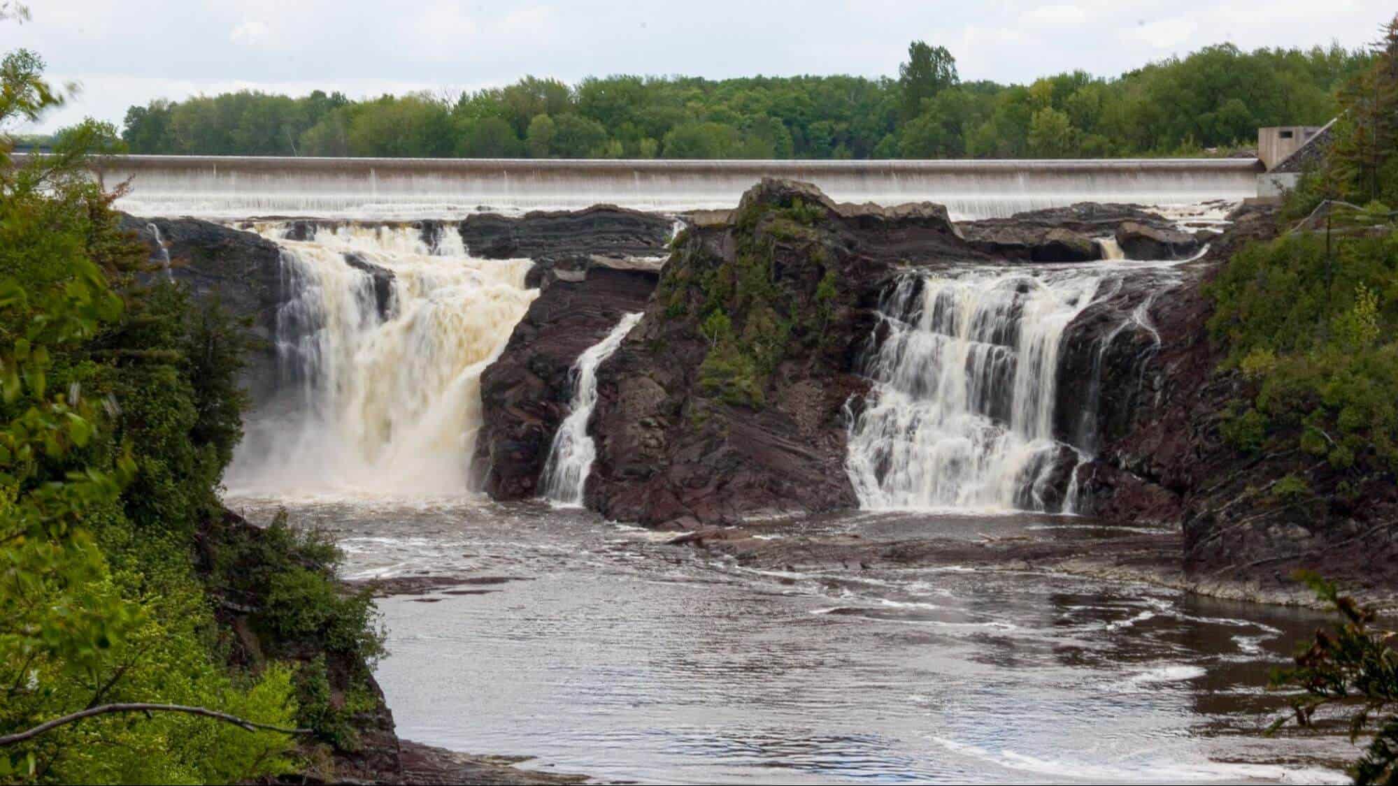8 Picturesque Waterfalls near Ottawa That You Need to See [2025 ]