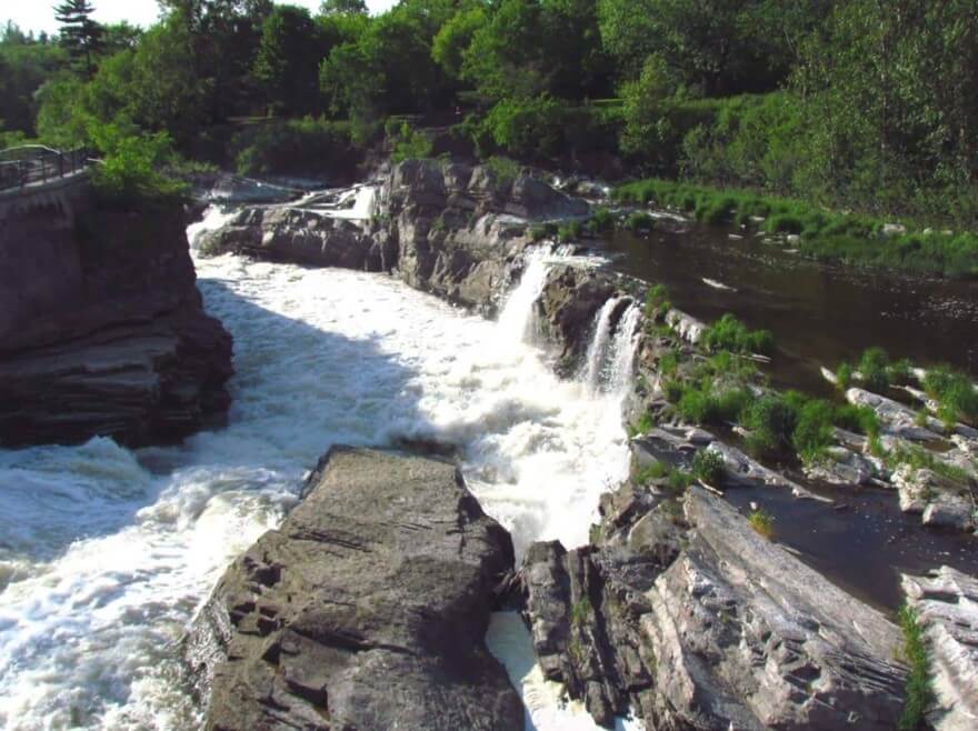 8 Picturesque Waterfalls near Ottawa That You Need to See [2026 ]